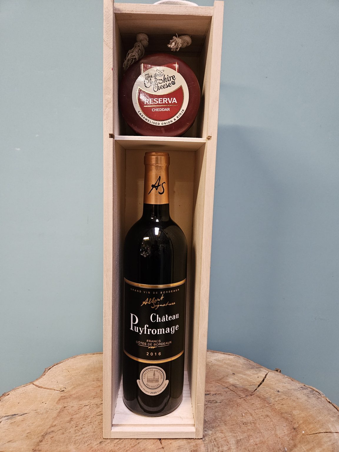 Bordeaux and Reserva Cheddar Box Set • Woodside Flowers